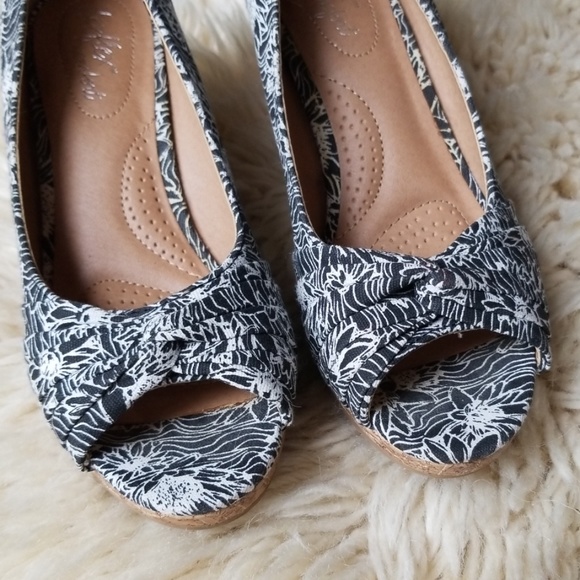 dexflex comfort | Shoes | Dexflex Comfort Peep Toe Wedges | Poshmark